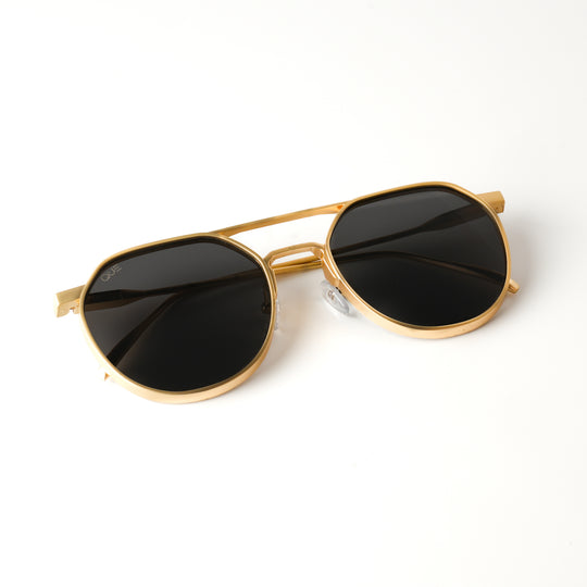 Que Universe - Redefine Yourself with Premium Sunglasses